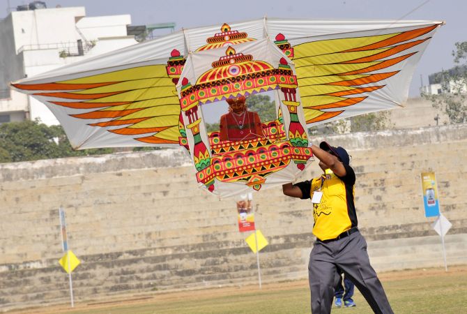 Kai po che! Colourful kites take to the skies in Jaipur - Rediff.com ...