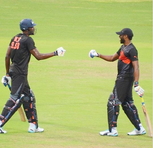 Thunder 'Bolt' hits Bangalore... with cricket bat and ball - Rediff Cricket