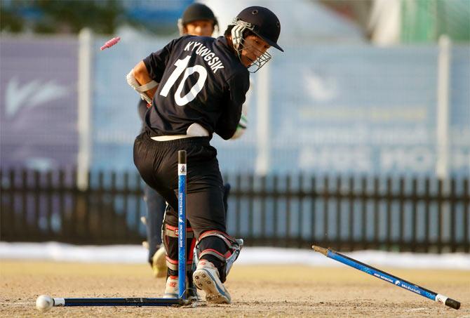 Baseball switch a boon for South Korean cricket - Rediff.com Cricket