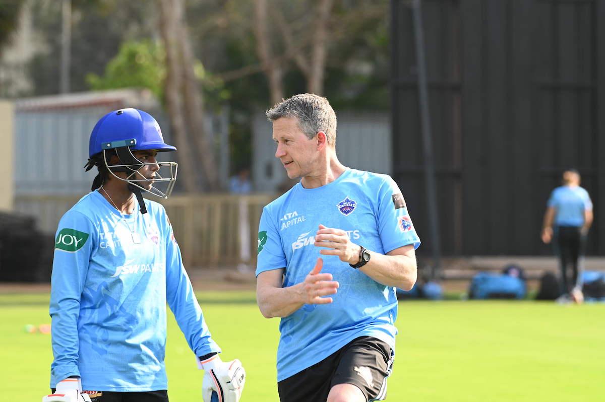 WPL 2023: Delhi Capitals coach Jonathan Batty confident after first training session - Rediff ...