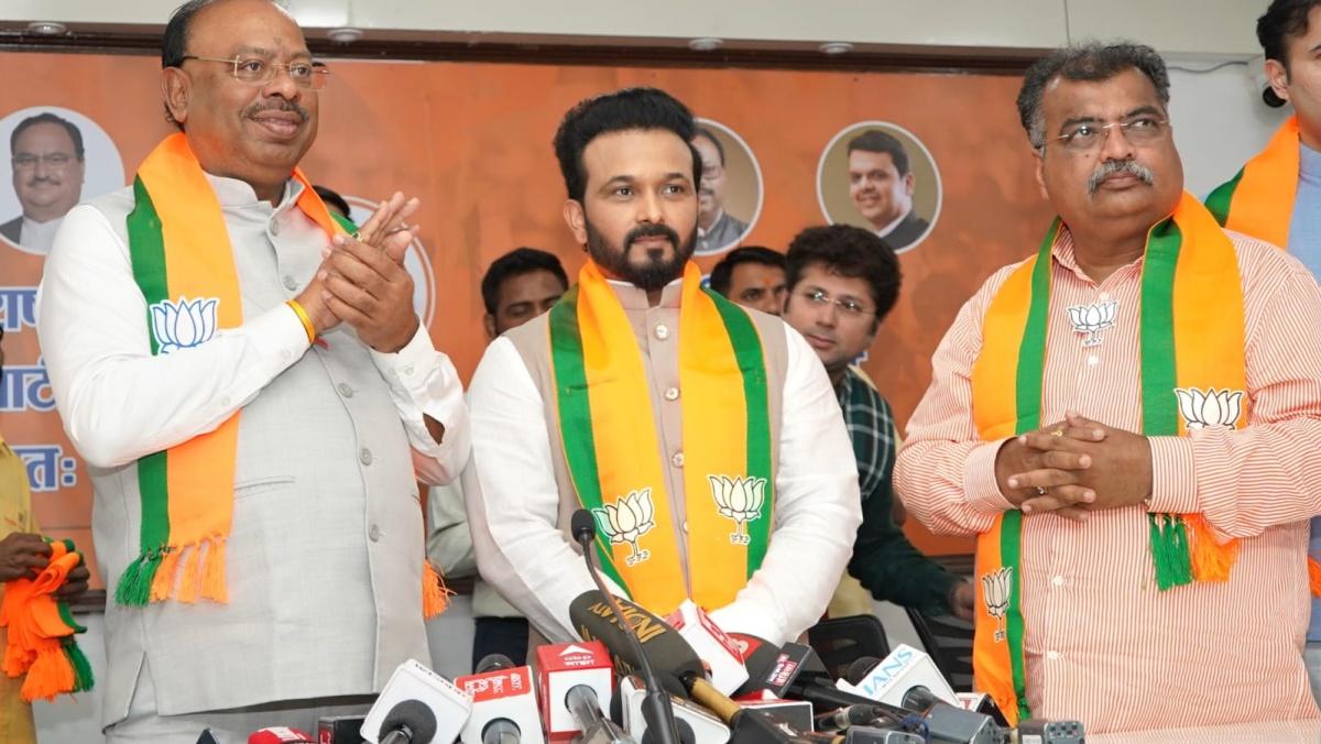 Kedar Jadhav joins BJP in Maharashtra - Rediff Cricket