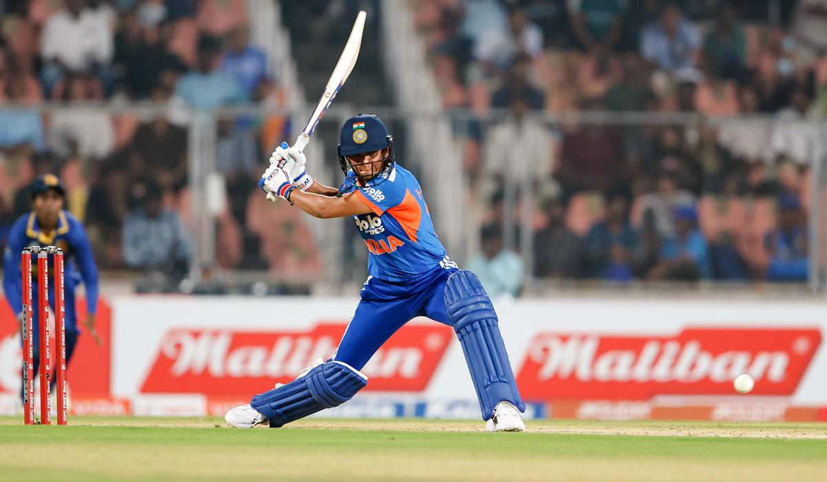PIX: Harmanpreet's fifty rallies India to 175 vs Sri Lanka | Rediff-TV ...