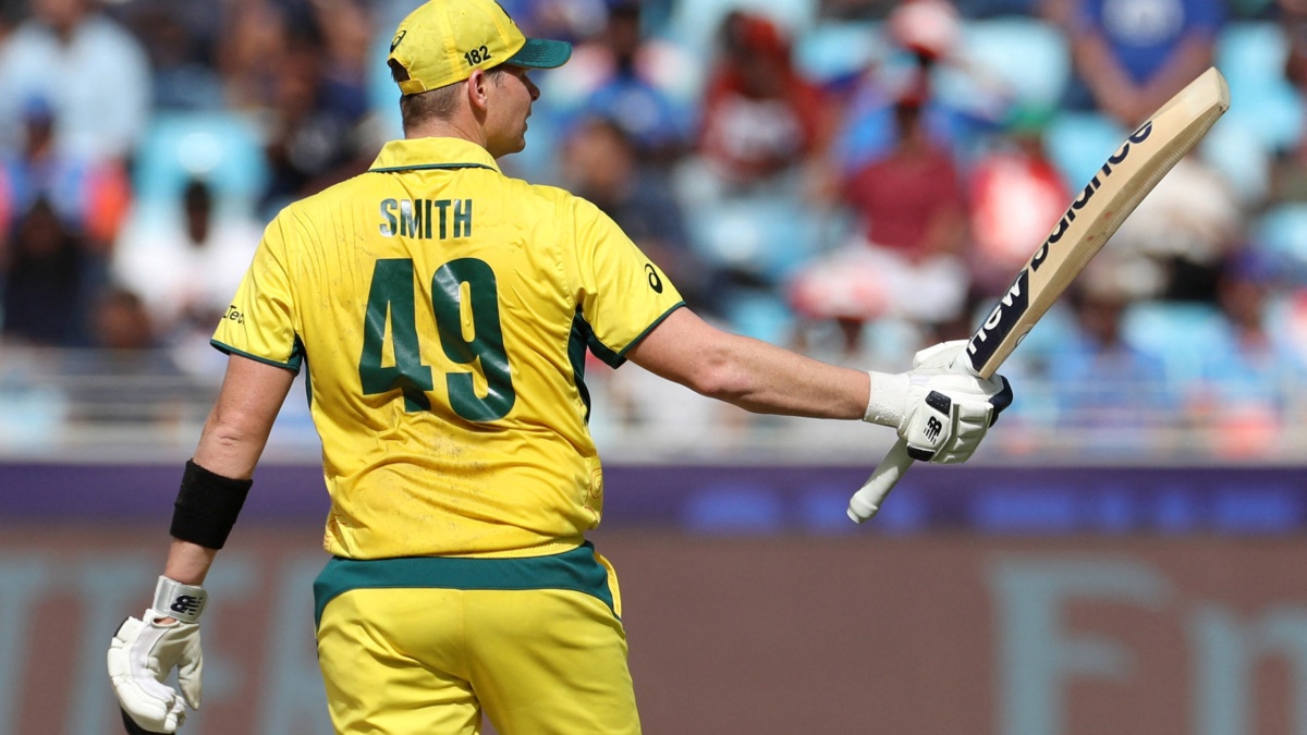 Champions Trophy: Smith Escapes Twice Before Shami Ends His Stay - Rediff Cricket