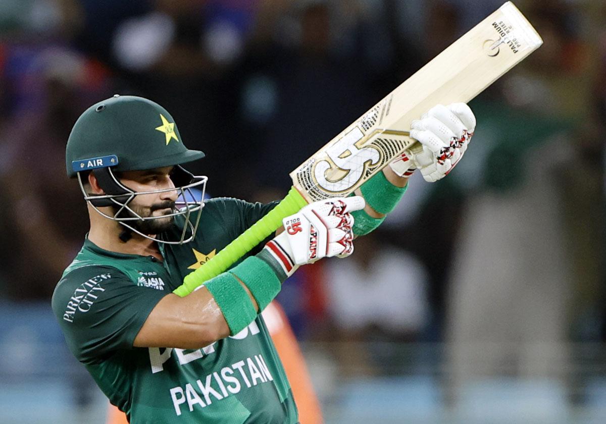 Doeschate slams Pak players for on-field antics - Rediff Cricket