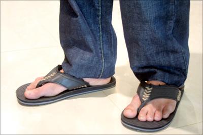 Fabulous footwear for men this monsoon - Rediff Getahead