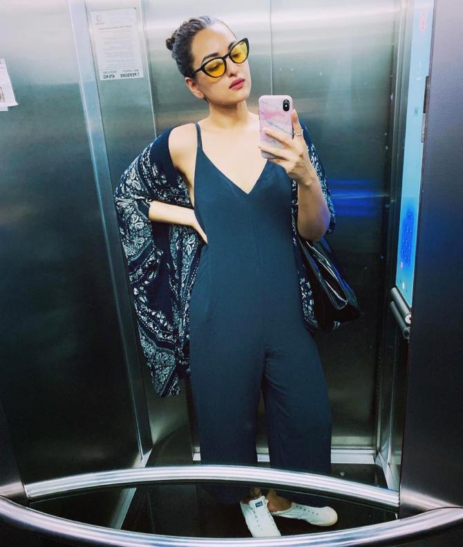 The most fashionable elevator selfies - Rediff.com Get Ahead The most fashionable elevator selfies - Rediff.com Get Ahead