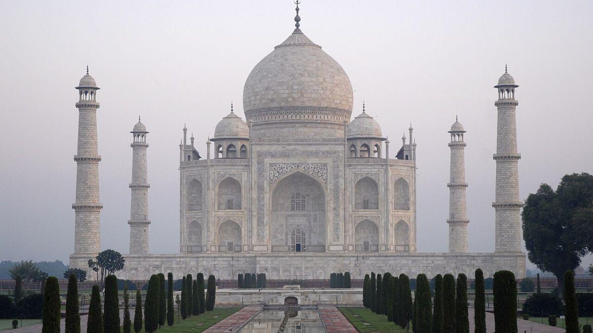 8 Monuments Most Visited By Foreign Tourists | Rediff-TV | Rediff.com
