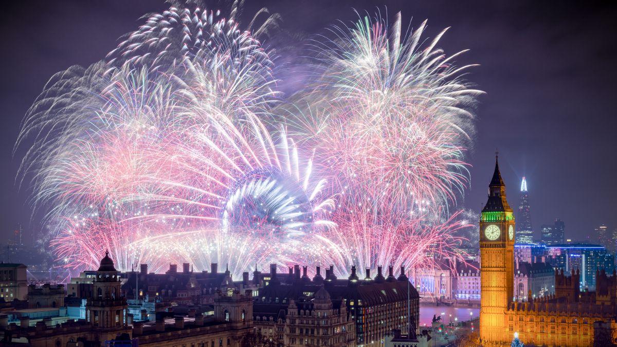 World's Biggest New Year's Eve Parties | Rediff-TV | Rediff.com