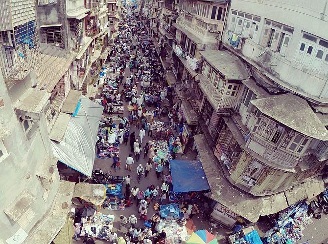 Mumbai's 'Bhendi Bazaar' ready for a multi-million makeover - Rediff ...