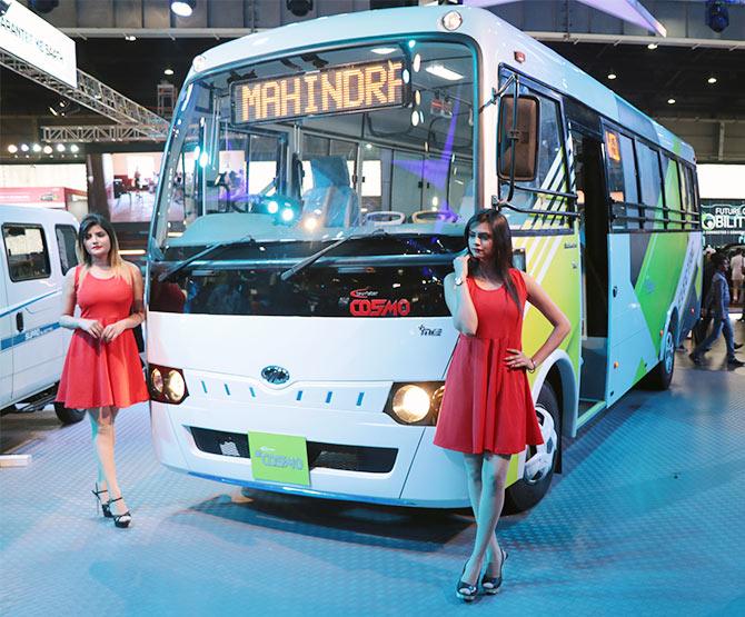 Mahindra electric bus store