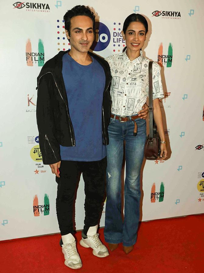 Kalki, Shweta Tripathi, Vicky Kaushal watch Haraamkhor - Rediff.com movies Kalki, Shweta Tripathi, Vicky Kaushal watch Haraamkhor - Rediff.com movies