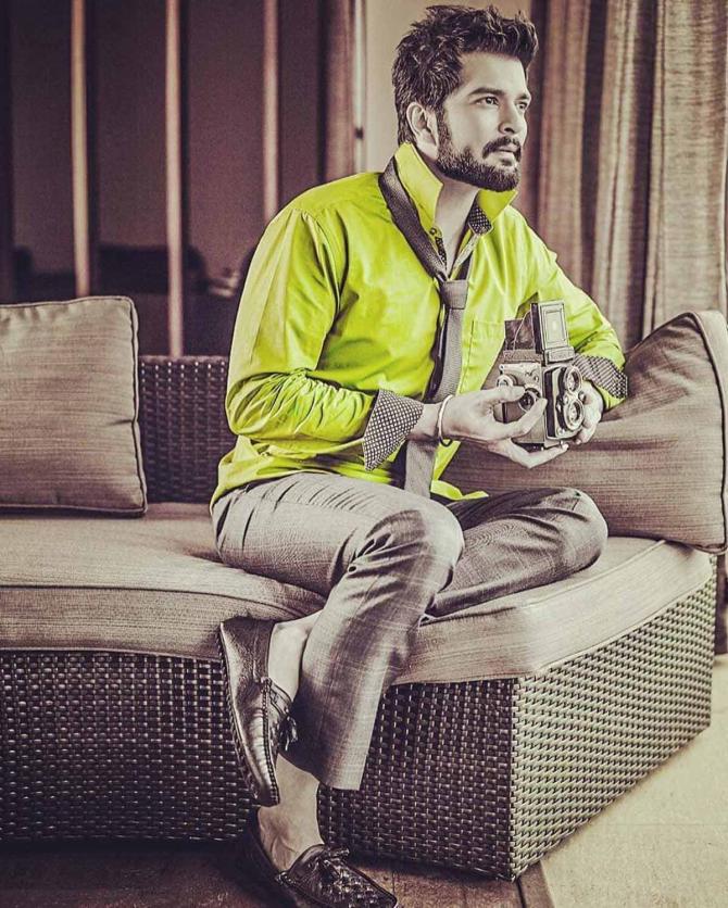 Bigg Boss 15 Meet Raqesh Bapat Movies