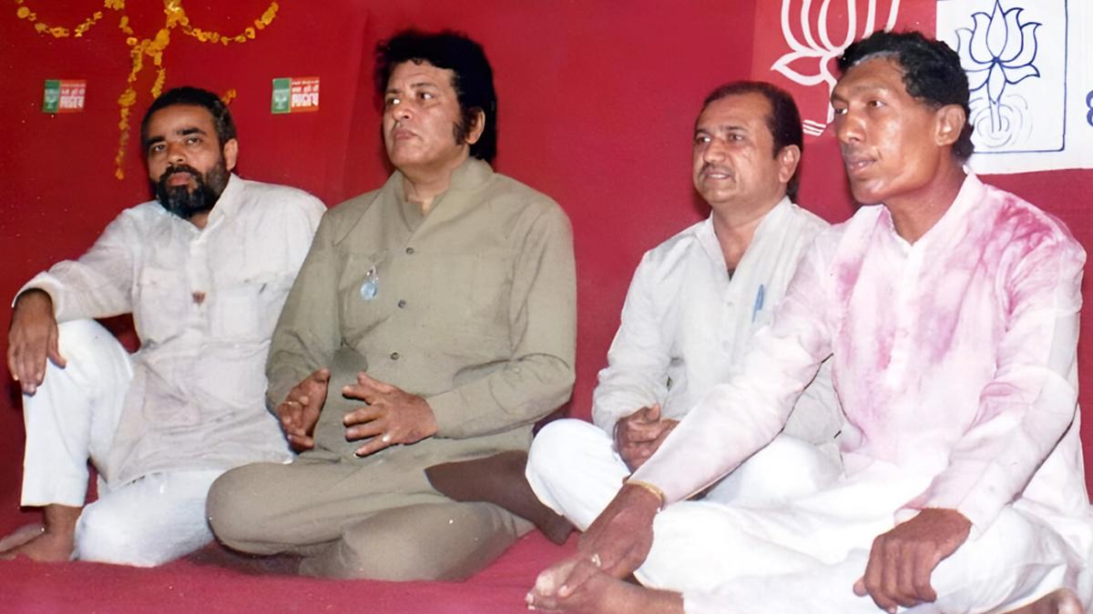 When A Young Modi Met Manoj Kumar - Rediff.com movies