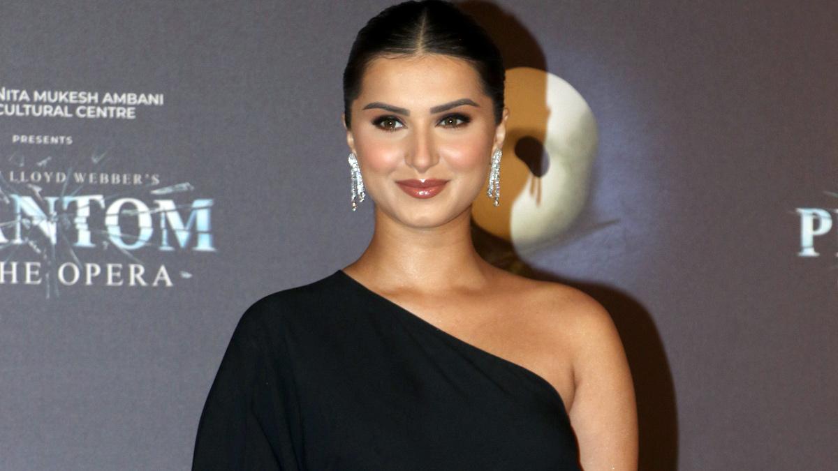 Tara, Shriya Watch Phantom Of The Opera - Rediff.com movies