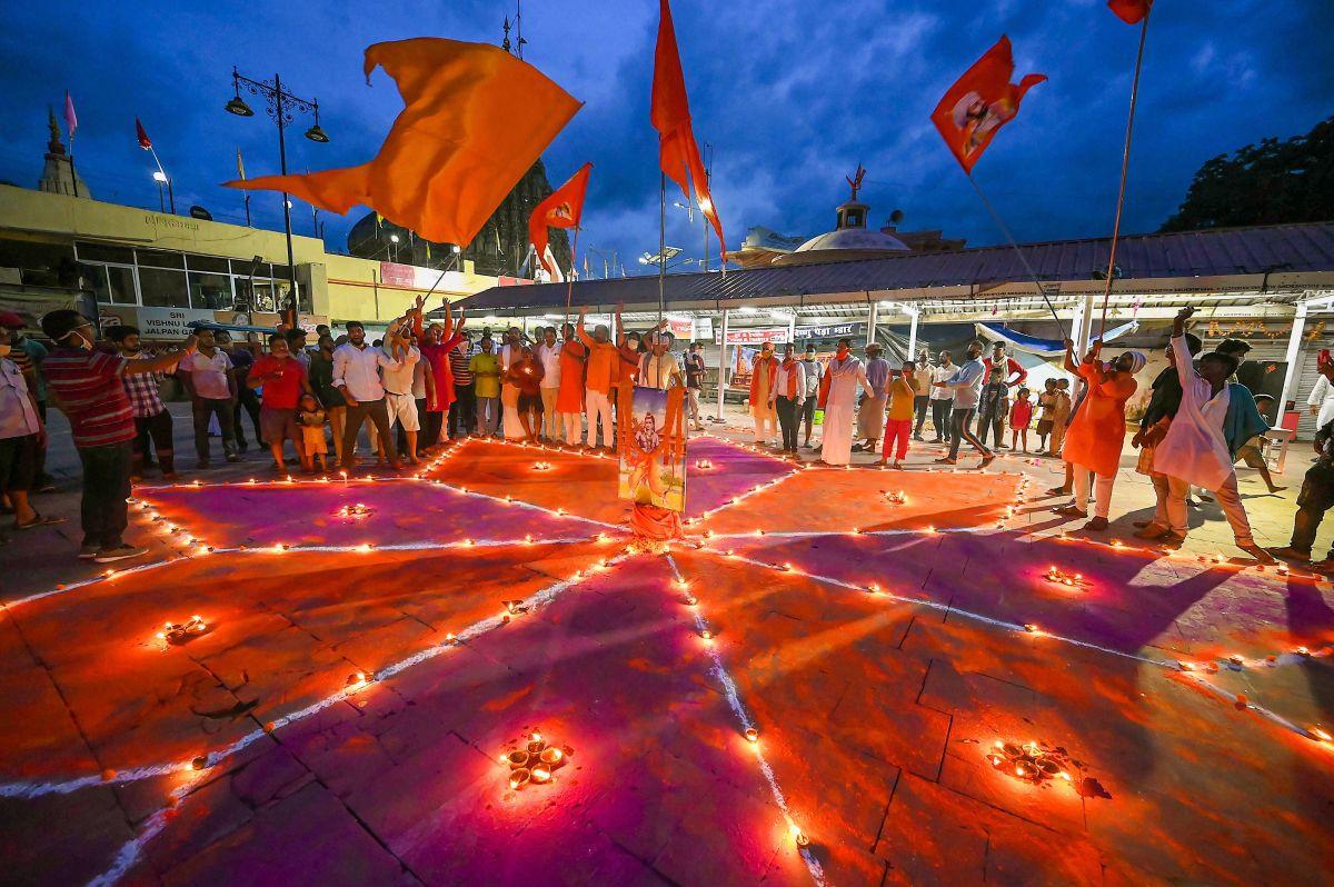 Surge in demand for saffron flags bearing images of Lord Ram, Ayodhya ...
