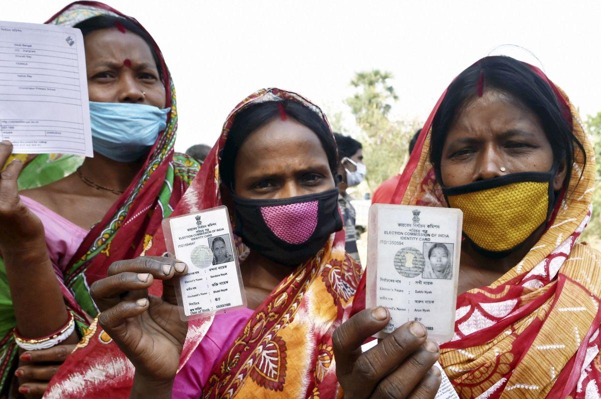 EC finally admits 'guilt': TMC on duplicate EPIC cards