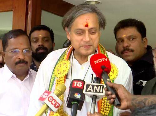 Don't play safe, Cong will lose, warns Tharoor Don't play safe, Cong will lose, warns Tharoor