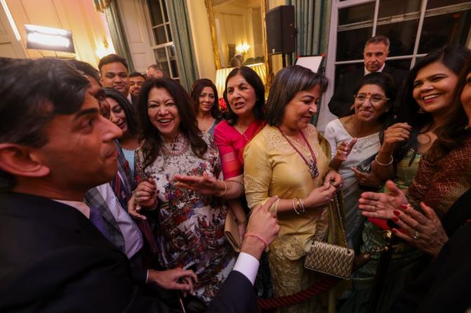 Rishi Sunak, Akshata Murty celebrate Diwali at 10 Downing Street ... Rishi Sunak, Akshata Murty celebrate Diwali at 10 Downing Street ...