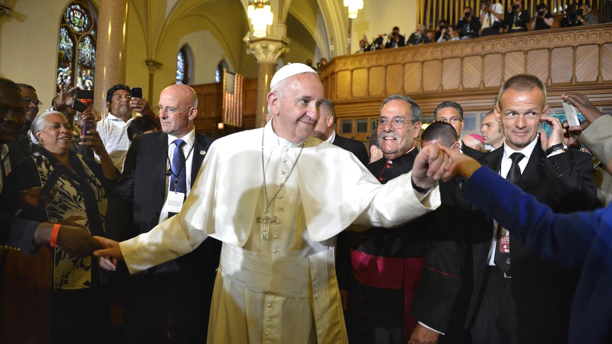 Pope Francis remains critical, receives blood transfusion: Vatican ...