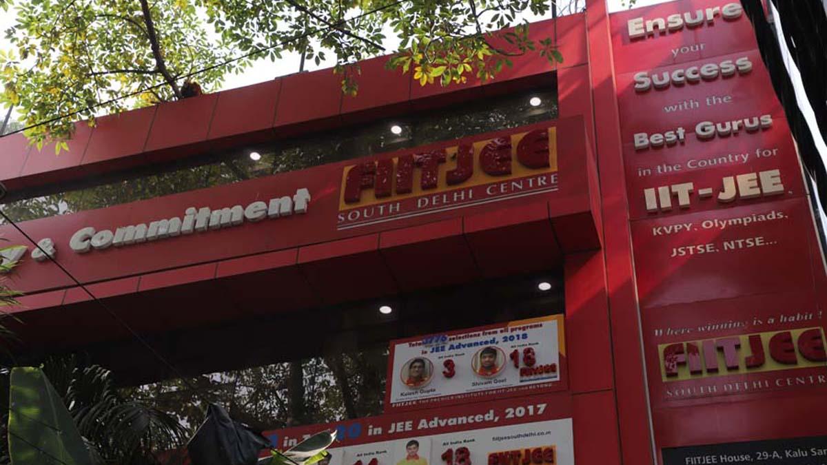 FIITJEE founder among 12 booked after parents' complaints over shut down - Rediff.com India News