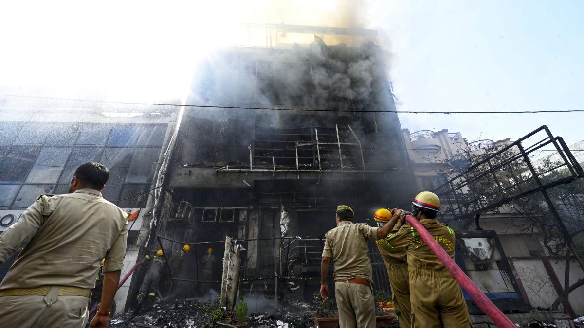 Lucknow fire: Building got demolition order in 2016, revoked within 2 ...