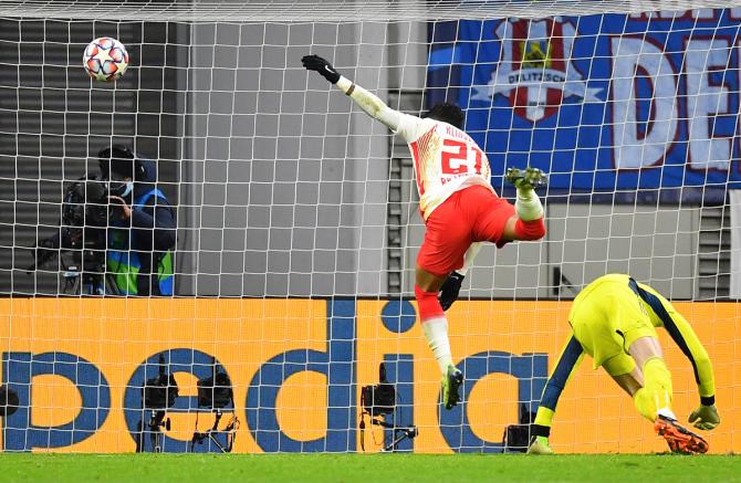 Pix Man United Knocked Out Of Champions League Lazio Advance Rediff Sports