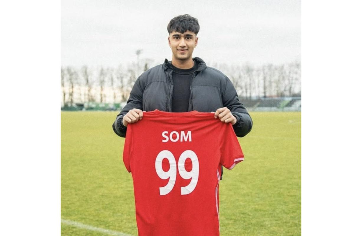 Teen Som Kumar only Indian with European club contract - Rediff Sports